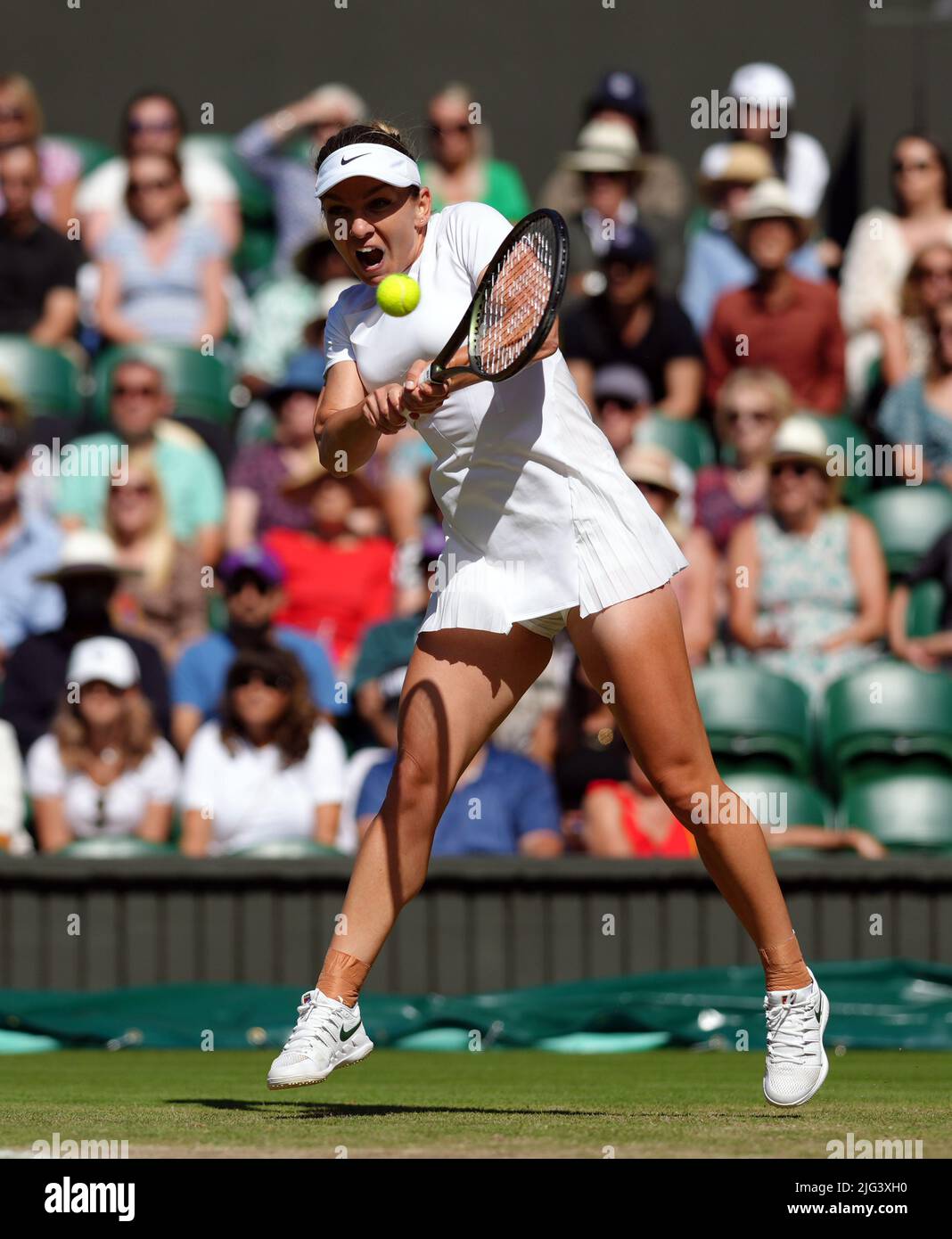 Simona Halep im Einsatz gegen Elena Rybakina beim Halbfinale der Damen ...