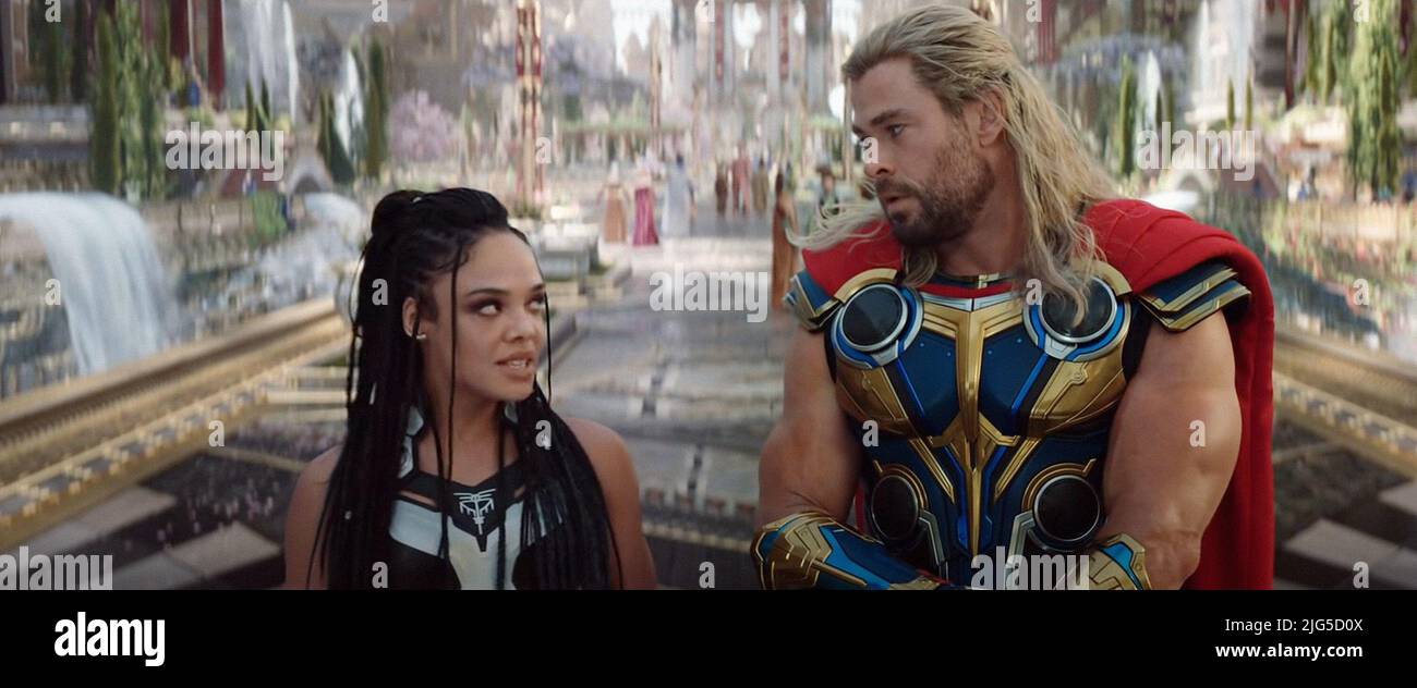 THOR: LIEBE UND DONNER, von links: Tessa Thompson als Valkyrie, Chris ...