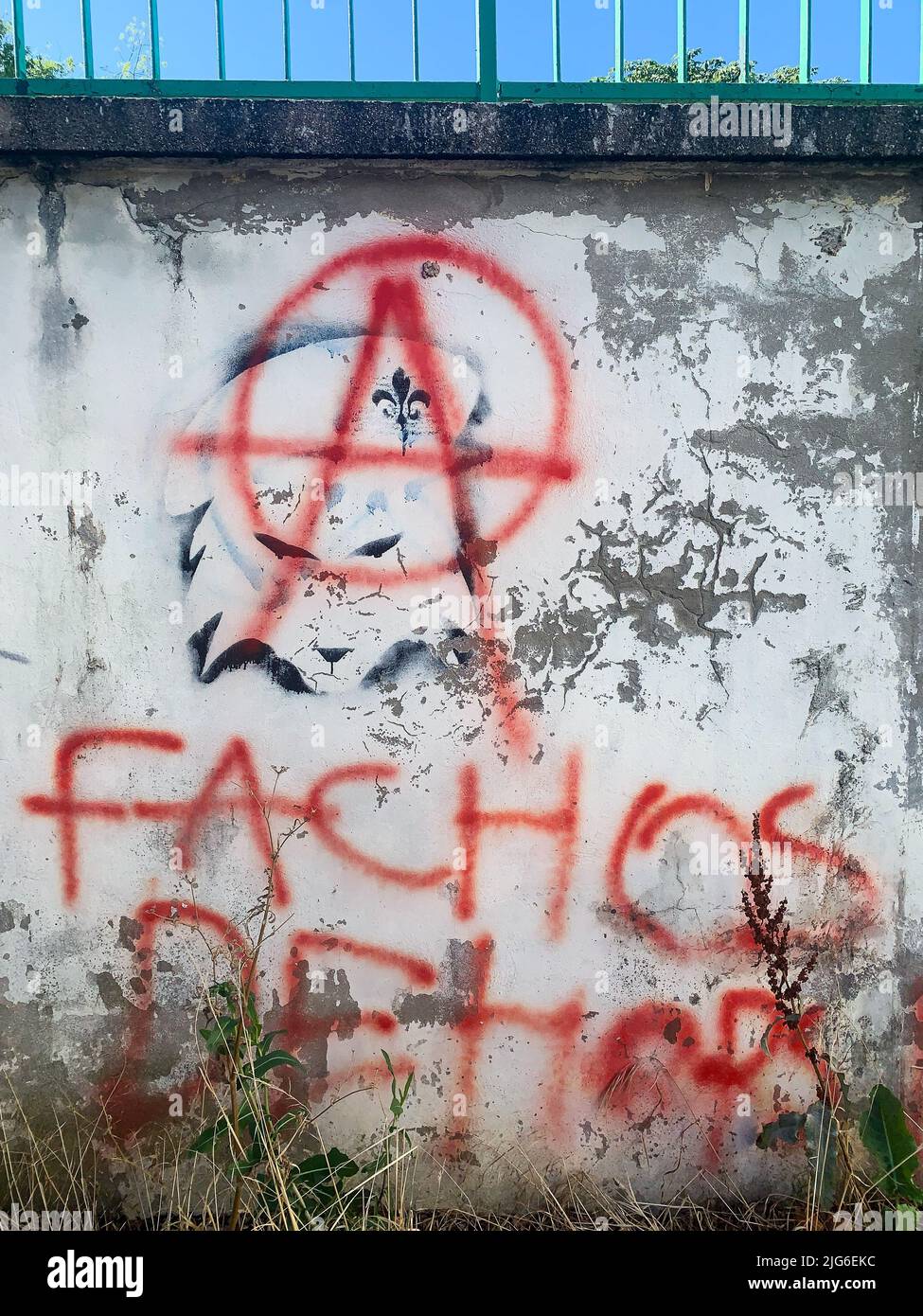 Antifa graffiti -Fotos und -Bildmaterial in hoher Auflösung – Alamy