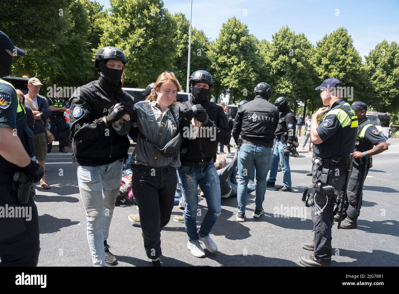 A12 blockade -Fotos und -Bildmaterial in hoher Auflösung – Alamy