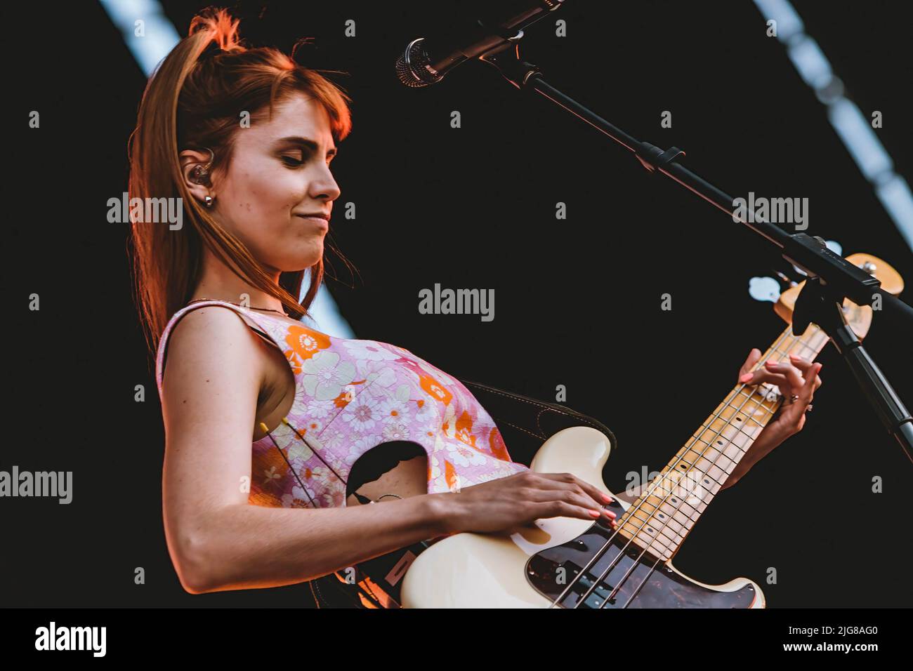 London Grammar Hannah Reid Fotos Und Bildmaterial In Hoher Auflösung Alamy