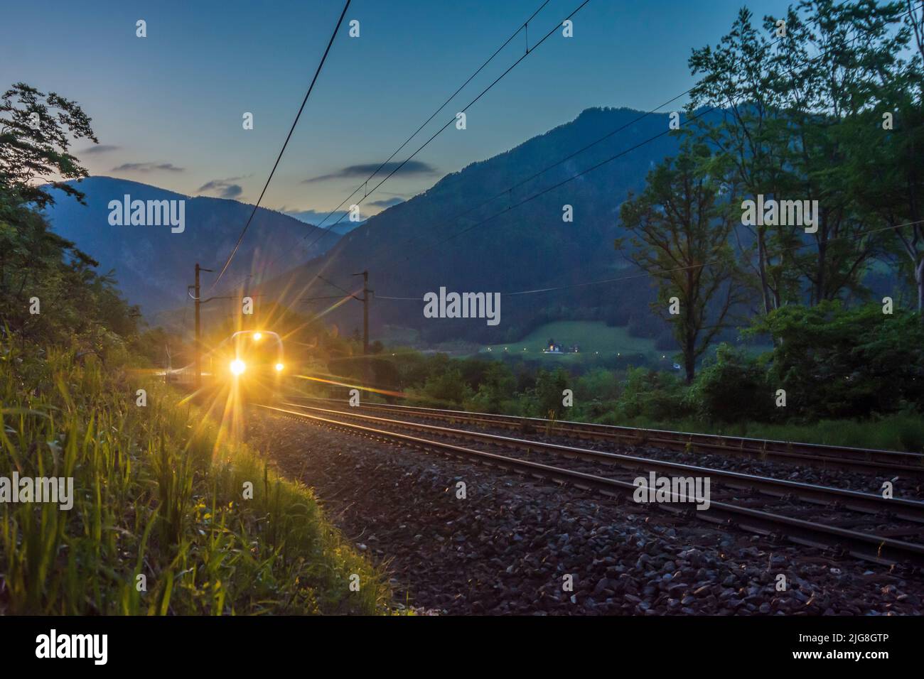 Zug in den wiener alpen -Fotos und -Bildmaterial in hoher Auflösung – Alamy