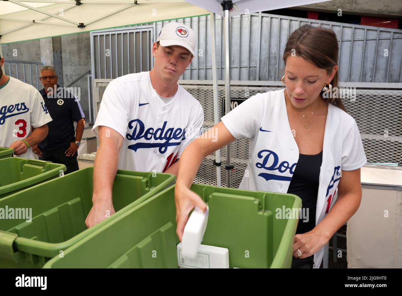 Der Los Angeles Dodgers Catcher will Smith und seine Frau Cara Smith ...