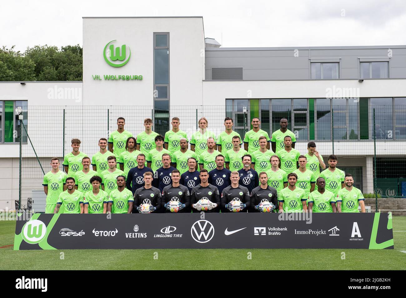 06. Juli 2022, Niedersachsen, Wolfsburg: Fußball: Bundesliga ...