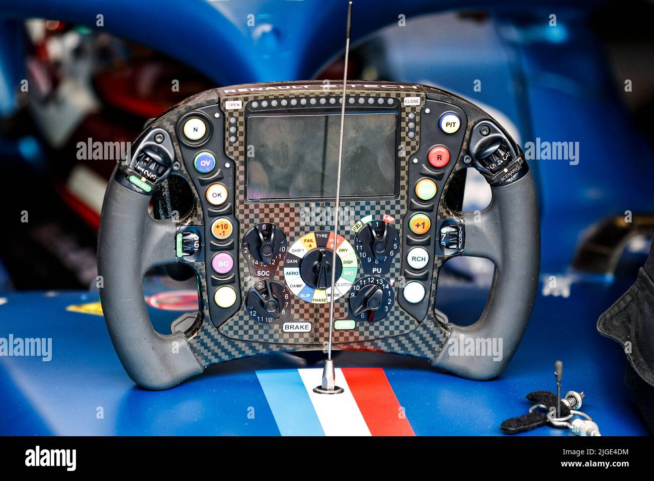 F1 2022 steering wheel -Fotos und -Bildmaterial in hoher Auflösung – Alamy