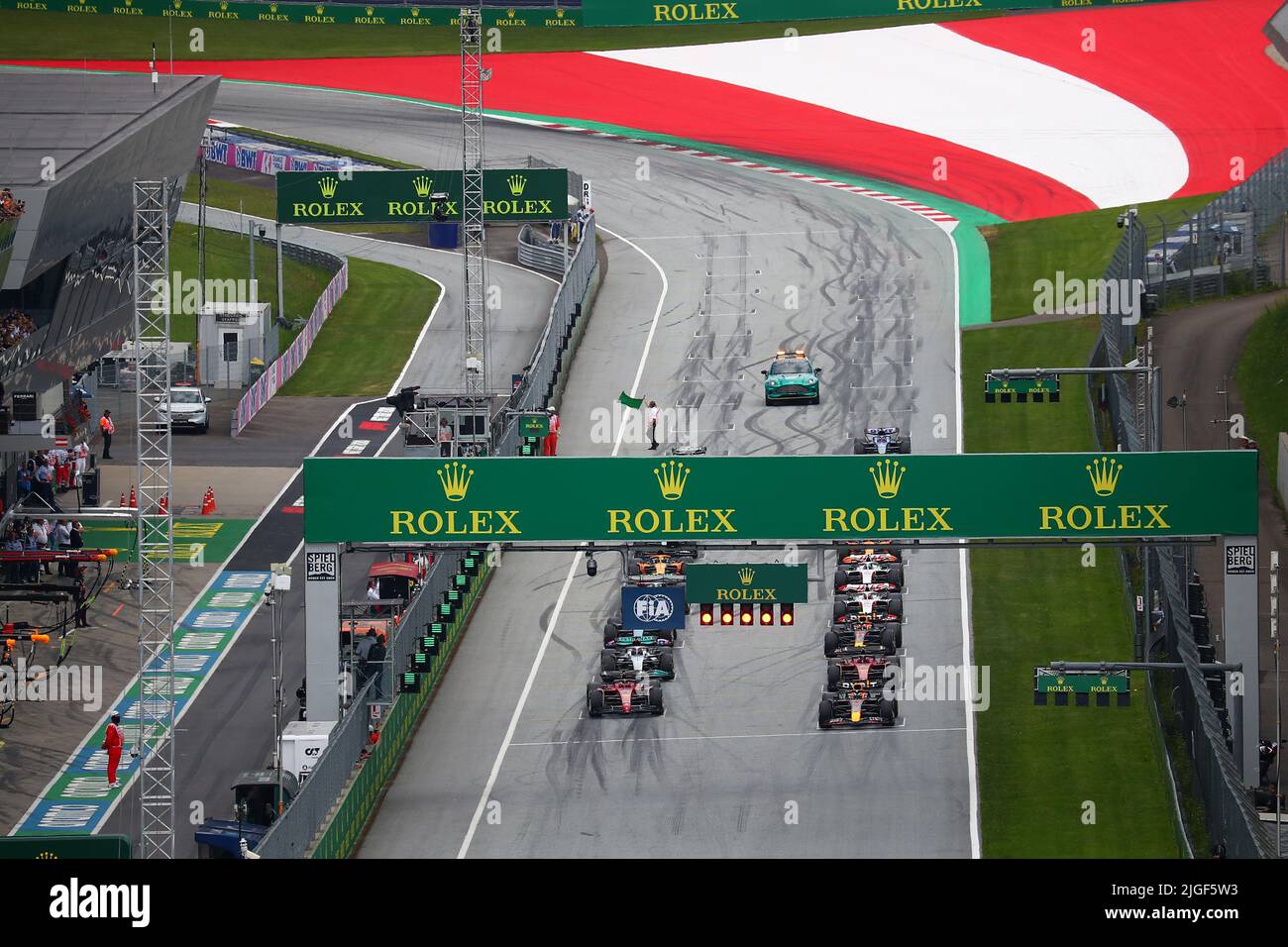 Start des Rennens, Verstappen, Leclerc, dann Sainz beim österreichischen GP, 6-10. Juli 2022 auf ...