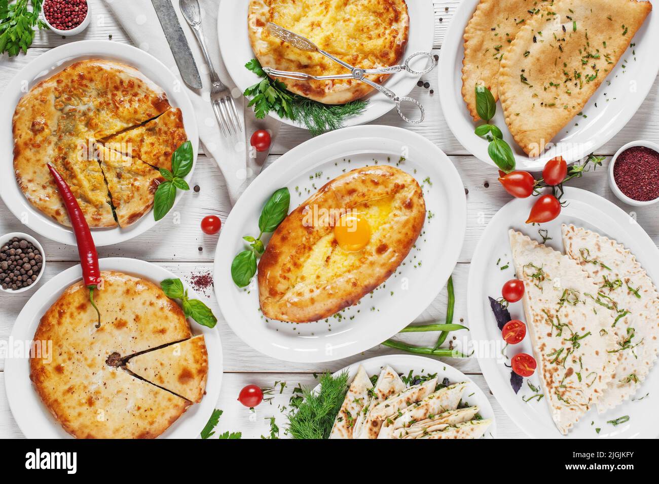 Georgisches grillen -Fotos und -Bildmaterial in hoher Auflösung – Alamy