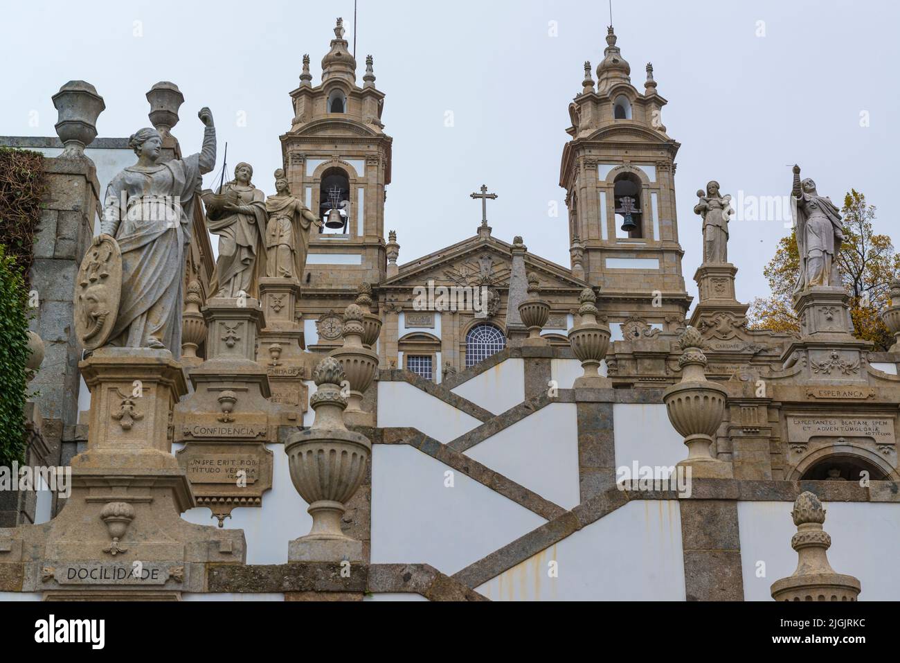 Treppen im zickzack -Fotos und -Bildmaterial in hoher Auflösung – Alamy
