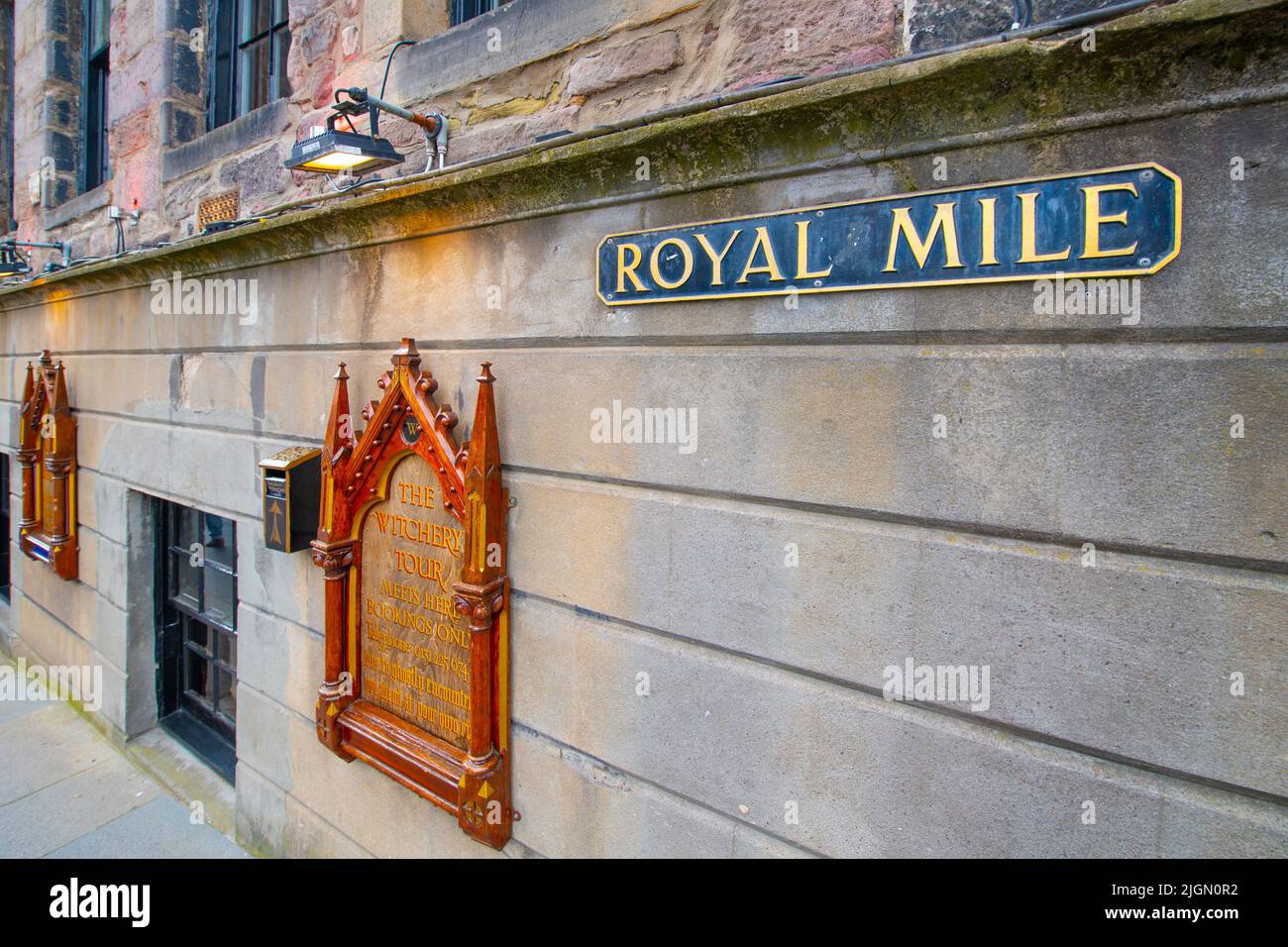 Schild Royal Mile bei Castlehill in der Altstadt von Edinburgh ...
