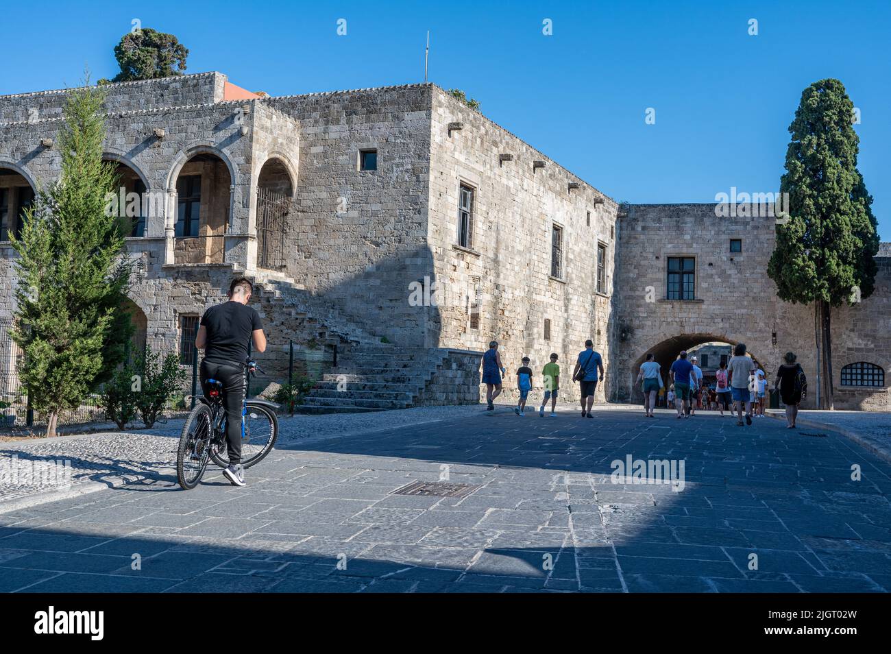 Die Altstadt von Rhodos ist die älteste bewohnte mittelalterliche Stadt ...