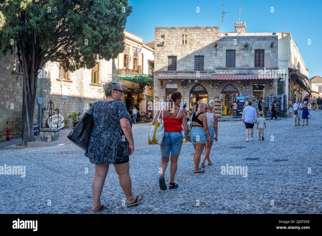 Die Altstadt von Rhodos ist die älteste bewohnte mittelalterliche Stadt ...