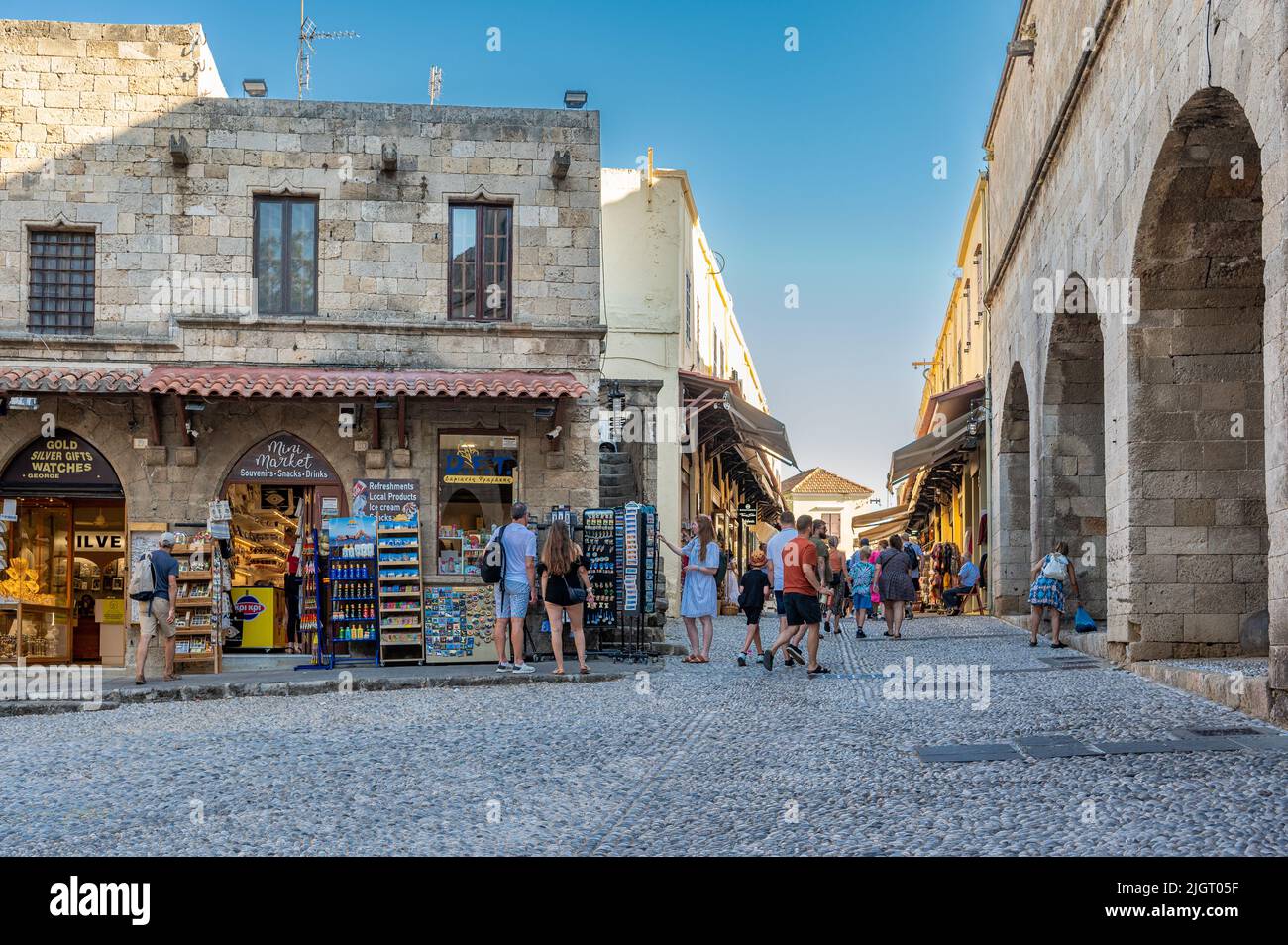 Die Altstadt von Rhodos ist die älteste bewohnte mittelalterliche Stadt ...