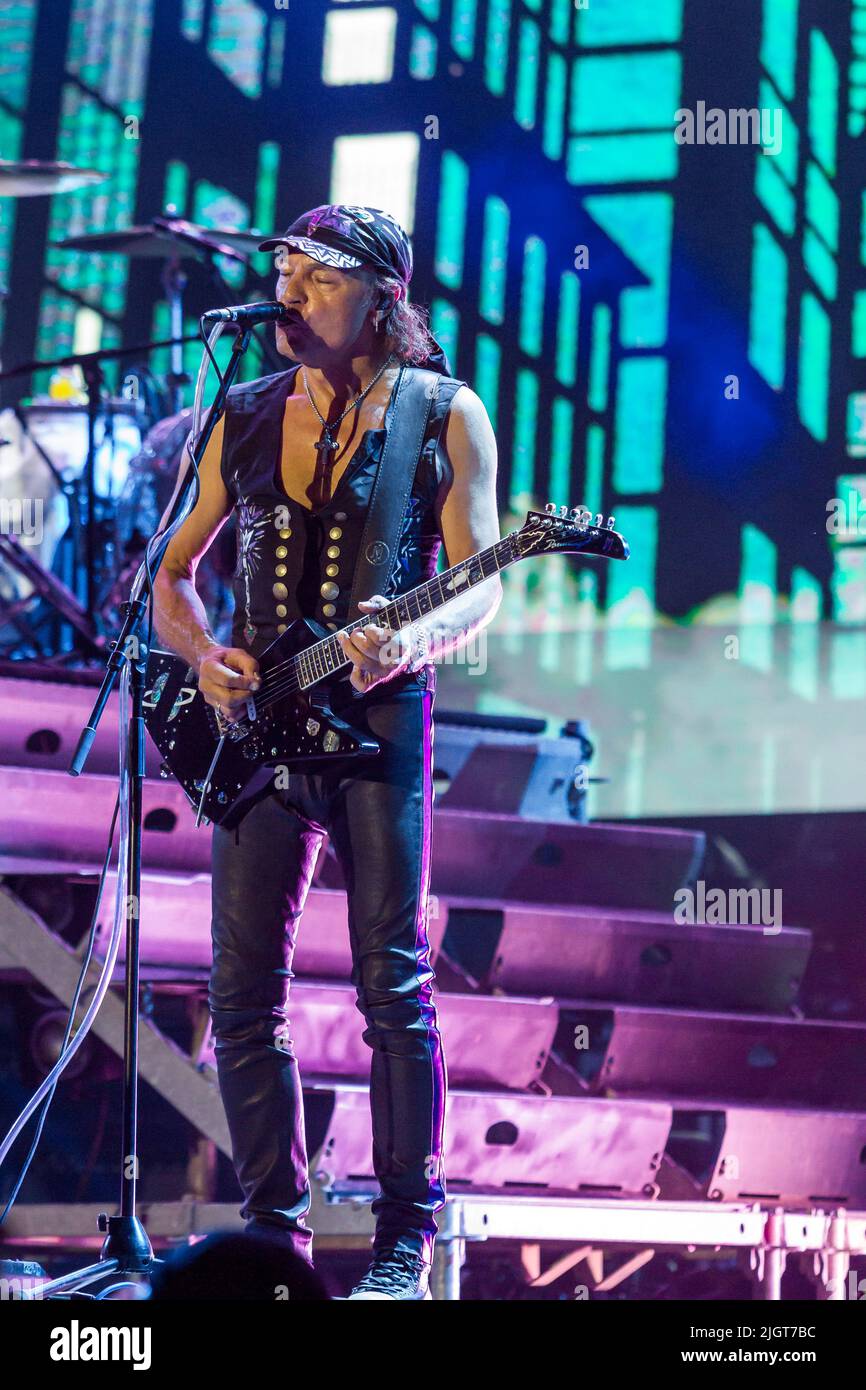 Limassol, Zypern, 12. Juli 2022. Matthias Jabs tritt während der Show ...