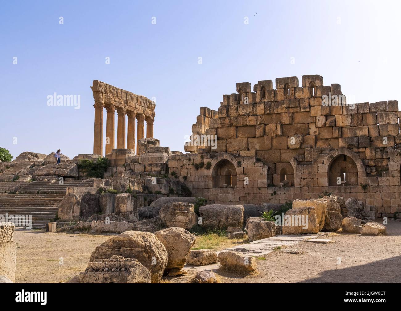 Antike Ruinen an der archäologischen Stätte, Baalbek-Hermel Governorate ...
