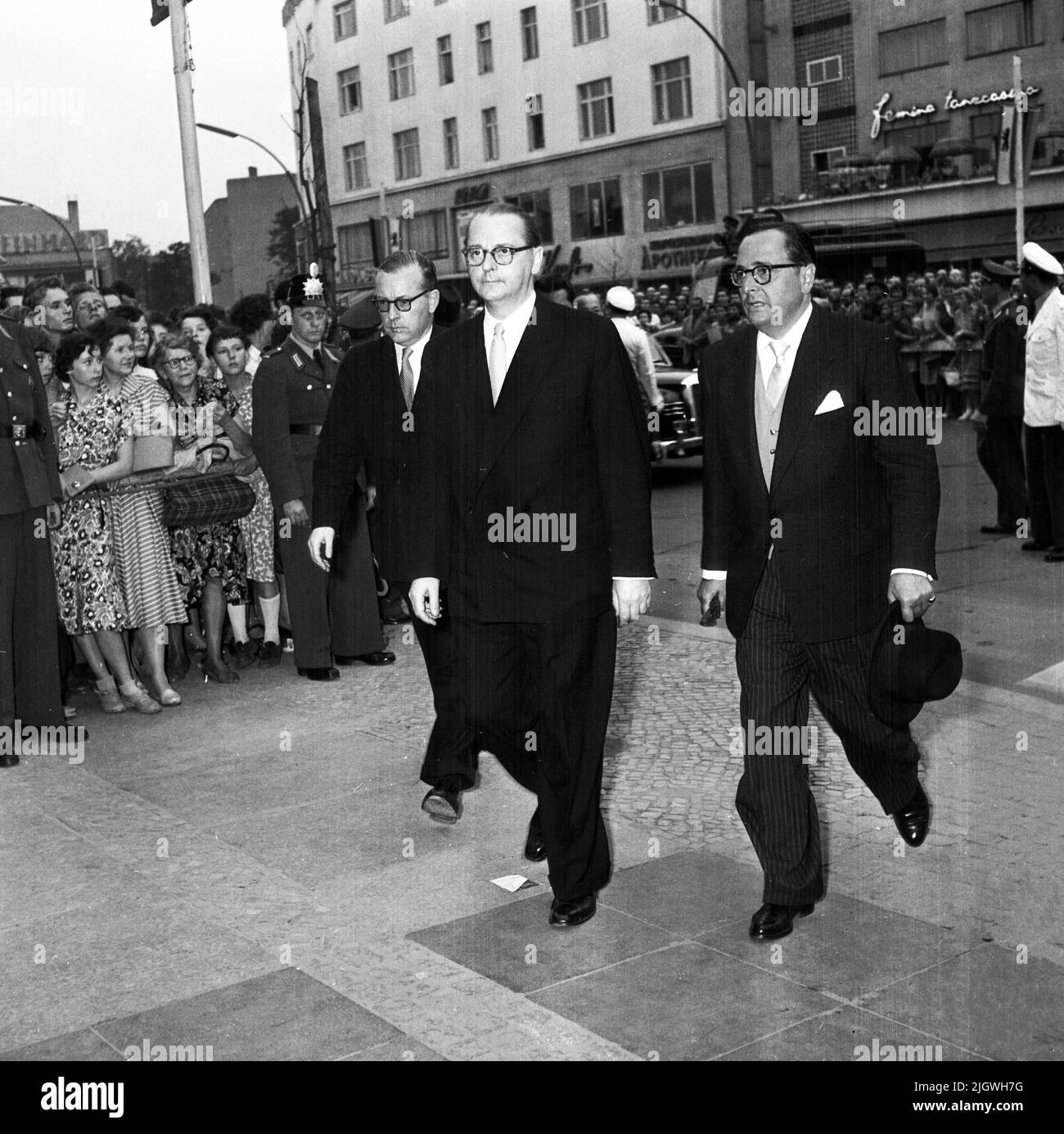 Eröffnung der Film-Festspiele - Original-Bildunterschrift: Unser Bild ...