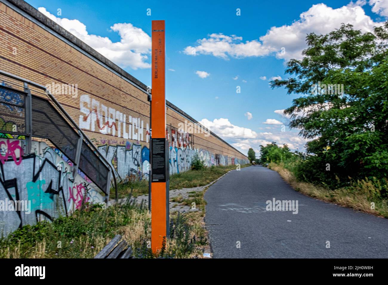 Gedenkmarken für die Berliner Maueropfer Georg Feldhahn & Siegfried ...