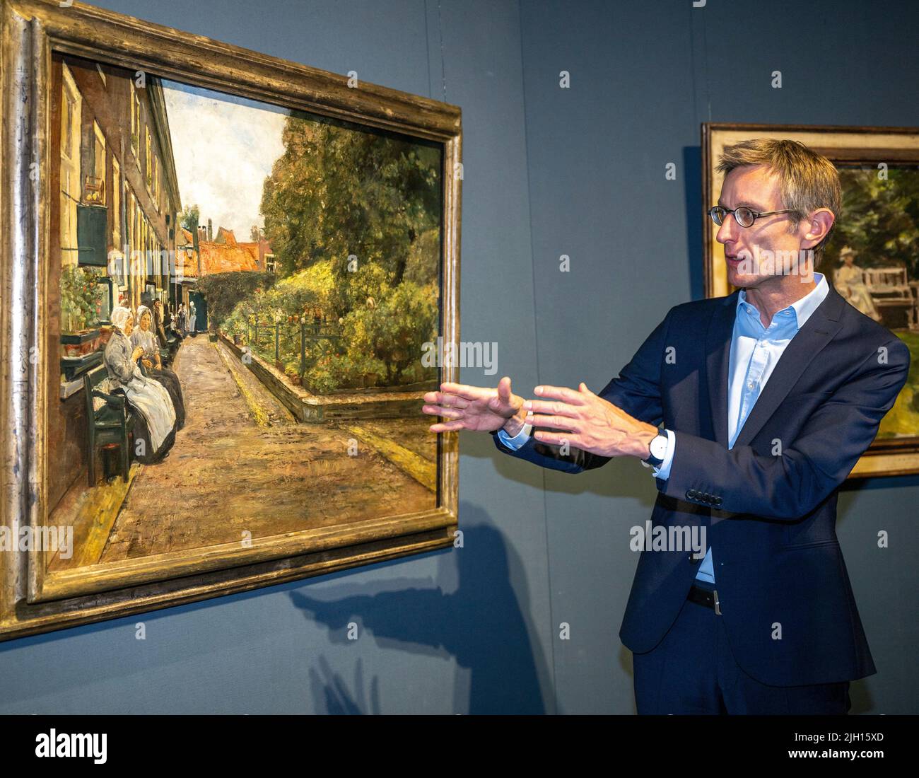 Berlin, Deutschland. 08.. Juli 2022. Ralph Gleis, Direktor der Alten Nationalgalerie, spricht ...