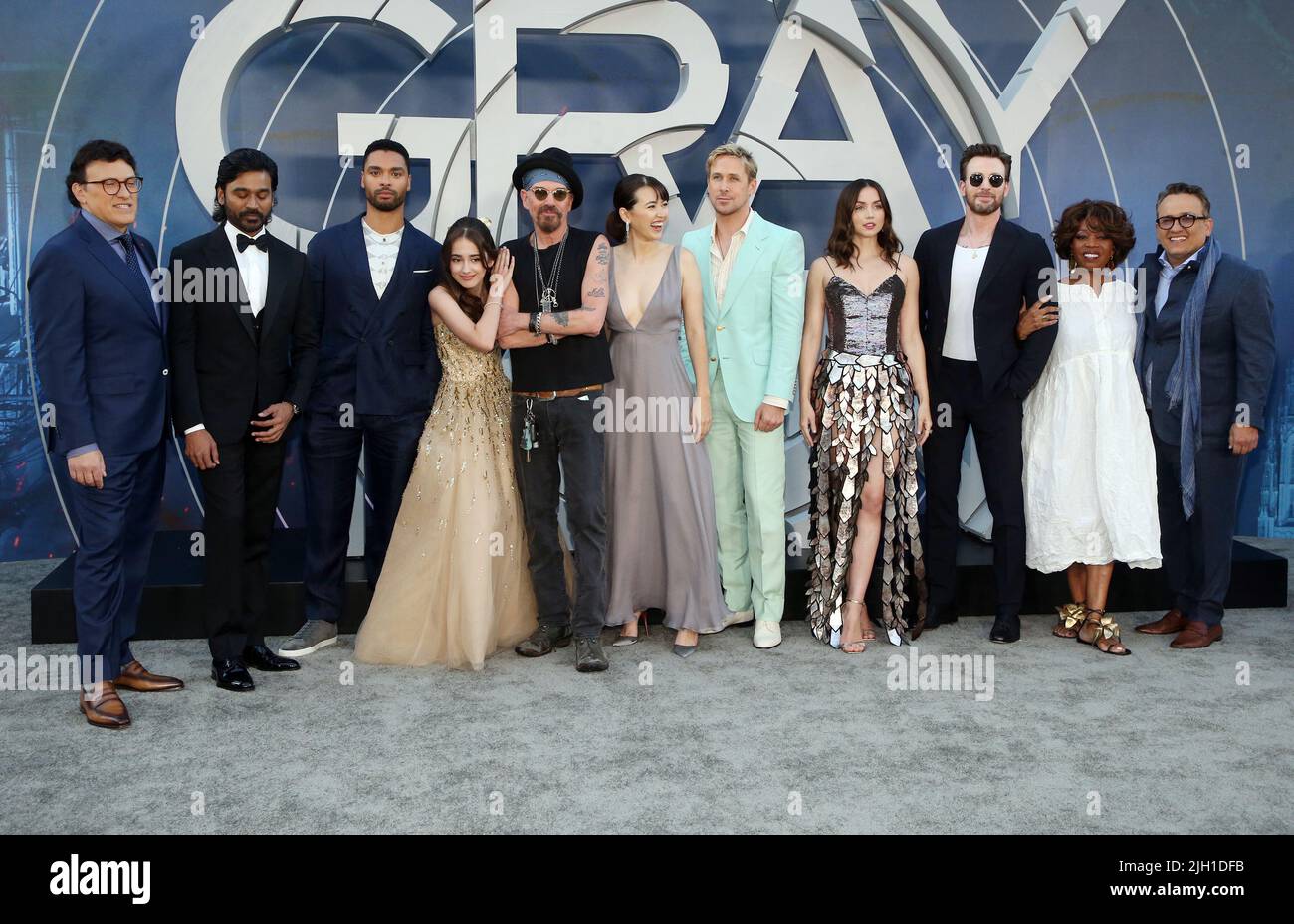 13. Juli 2022 - Hollywood, Kalifornien - Dhanush, RegÃ©-Jean Page ...