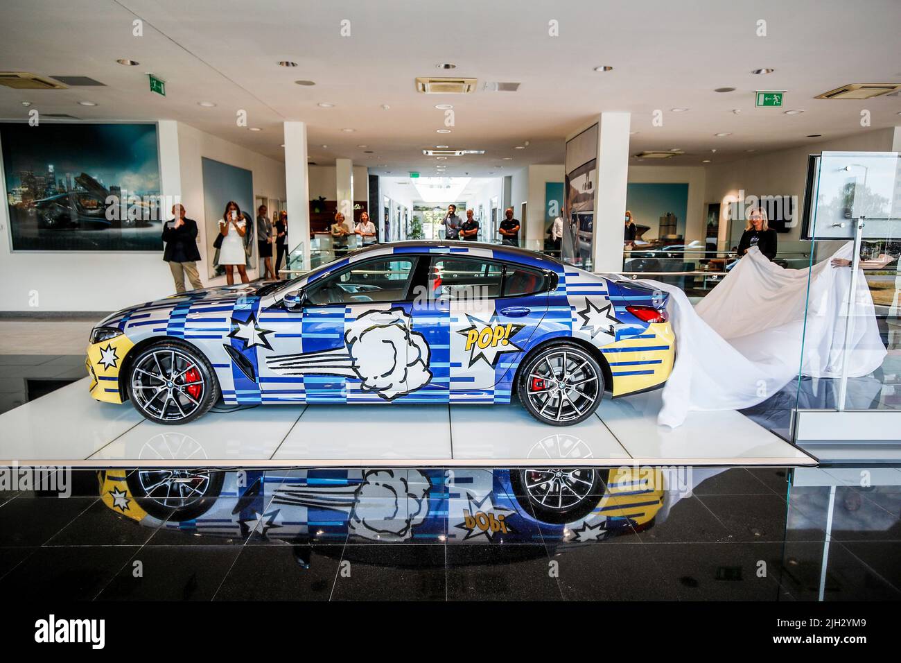 Präsentation des BMW 8 X Jeff Koons am 14. Juli 2022 in Zagreb, Kroatien. Der 8 X Jeff Koons ist ...
