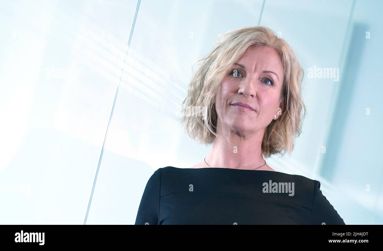 PRODUKTION - 20. Juni 2022, Hamburg: Gabi Bauer, deutsche TV ...