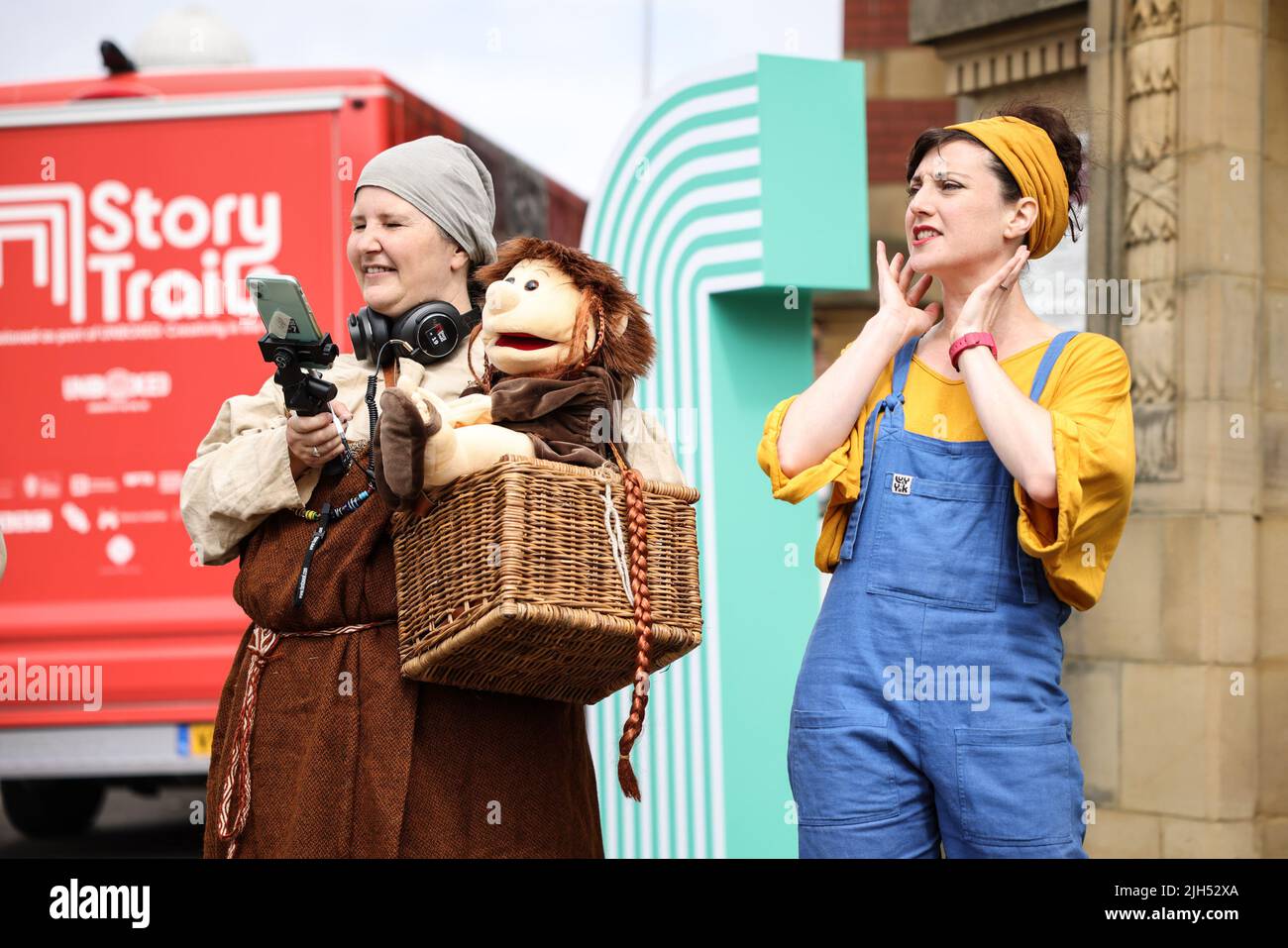 REDAKTIONELLE VERWENDUNG NUR Viking-Reenakteurin Tracey Heather Brewer ...