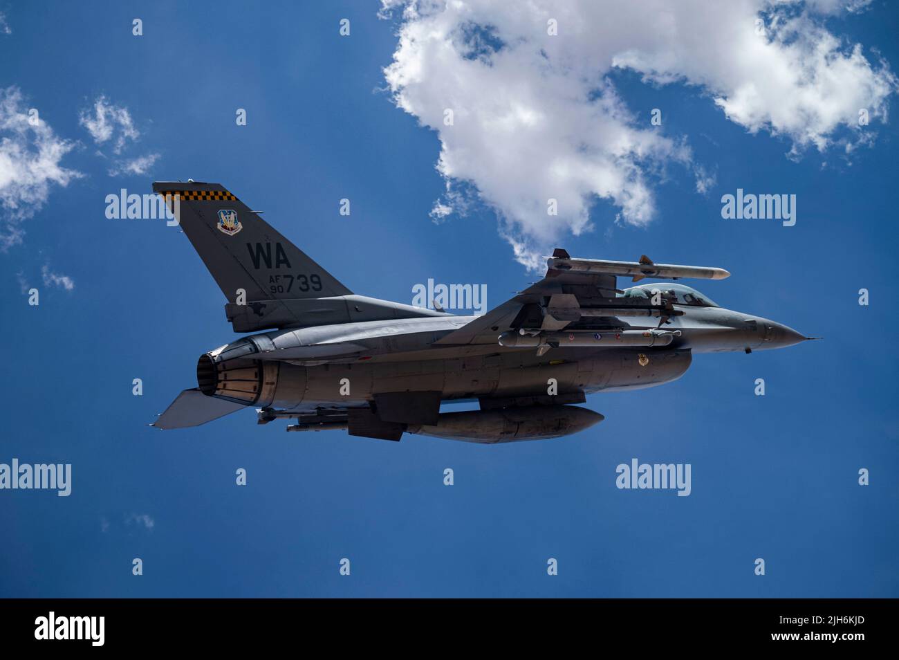 Eine F-16 Fighting Falcon, die von Kapitän Tim „REEF“ Joubert, dem ...