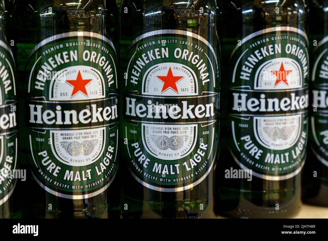 Heineken flaschen -Fotos und -Bildmaterial in hoher Auflösung – Alamy