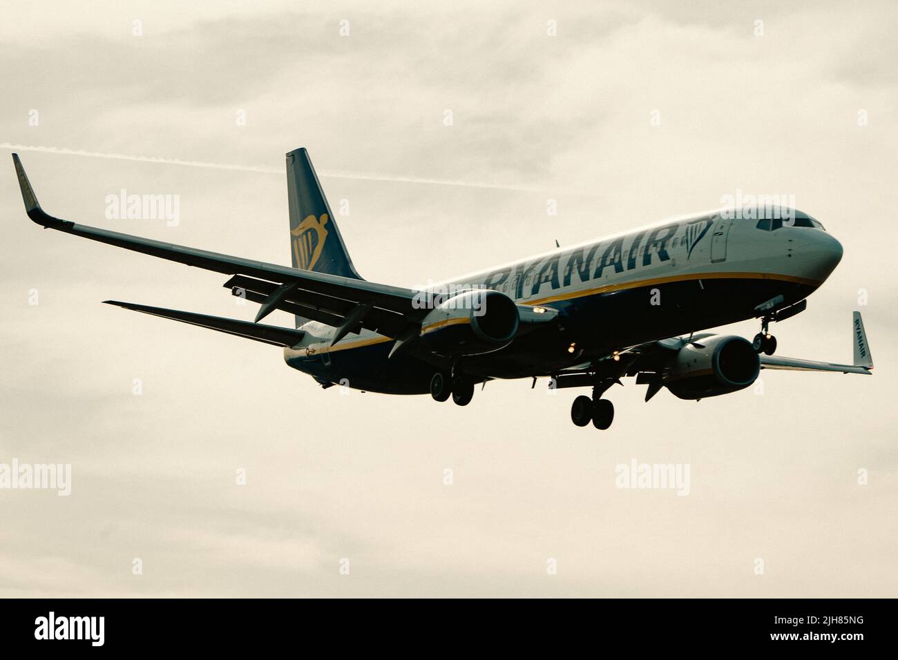 Ryanair landing -Fotos und -Bildmaterial in hoher Auflösung – Alamy