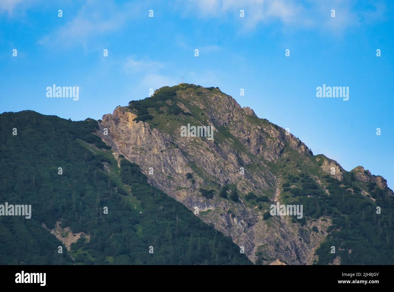 Das Allgäu ist eine Landschaft in Deutschland, die mit den Alpen ...