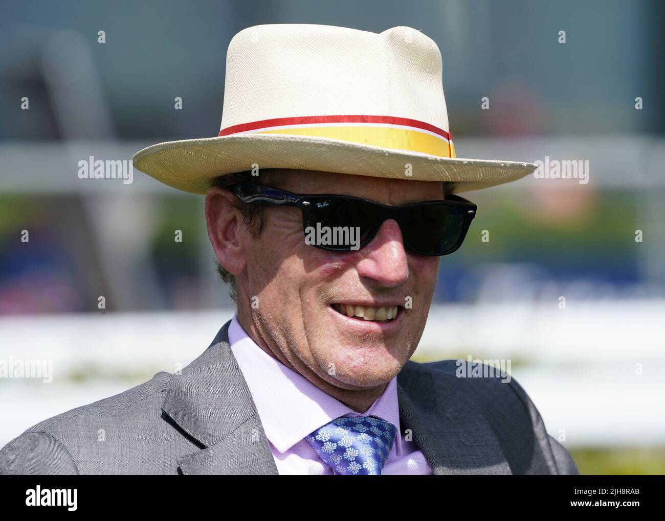 Trainer Johnny Murtagh feiert, nachdem die Ladies Church mit Ben Coen ...