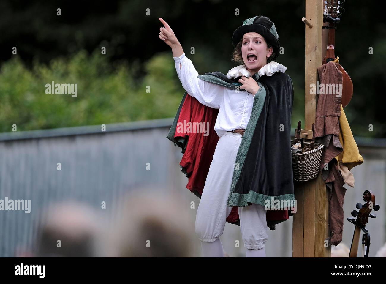 Melrose, Großbritannien. , . Theateraufführung von Three Inch Fools in ...