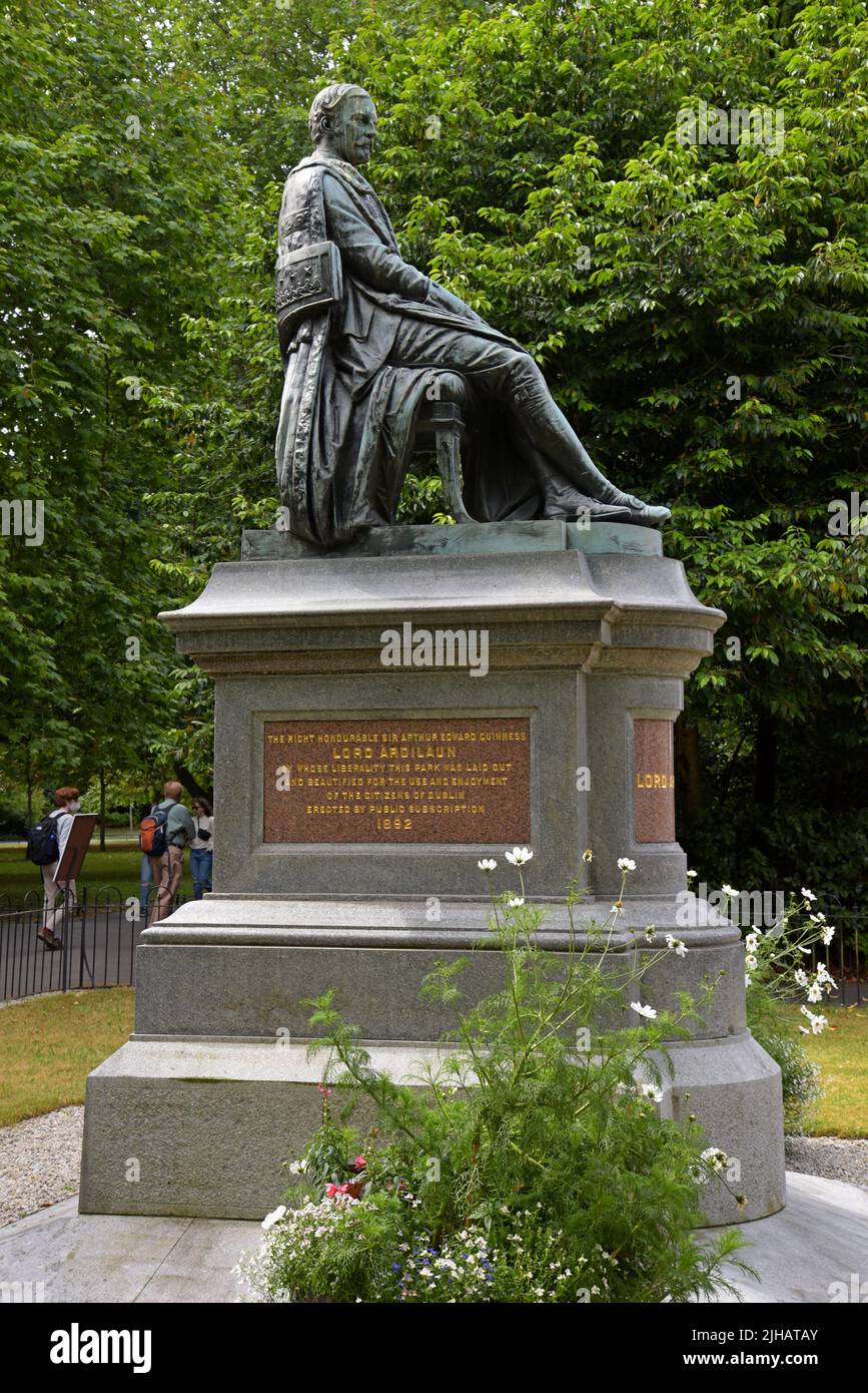 Arthur guinness denkmal -Fotos und -Bildmaterial in hoher Auflösung – Alamy
