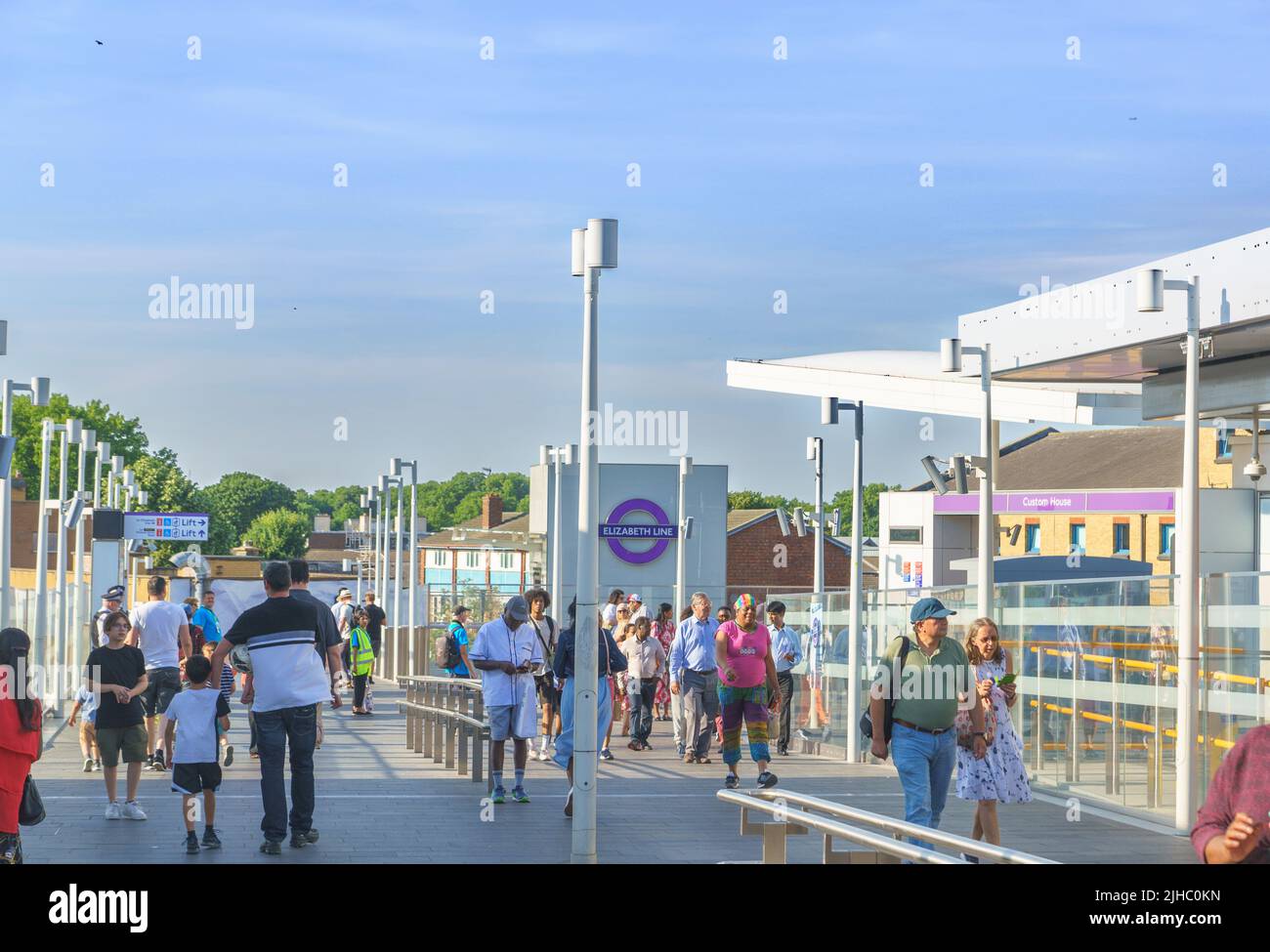 Elizabeth line station -Fotos und -Bildmaterial in hoher Auflösung – Alamy