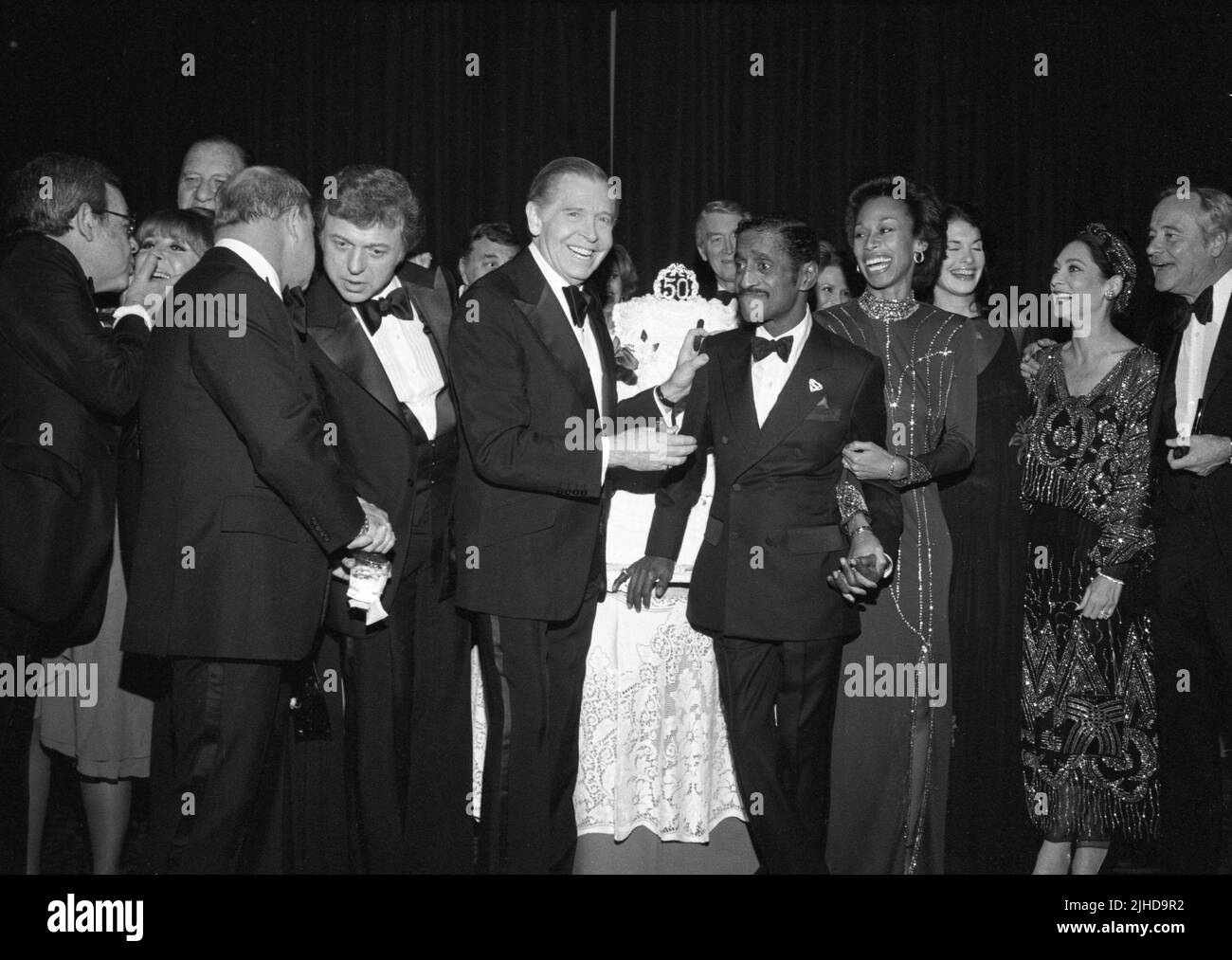 Milton Berle, Sammy Davis Jr., James Stewart, Angie Dickinson und Jack ...