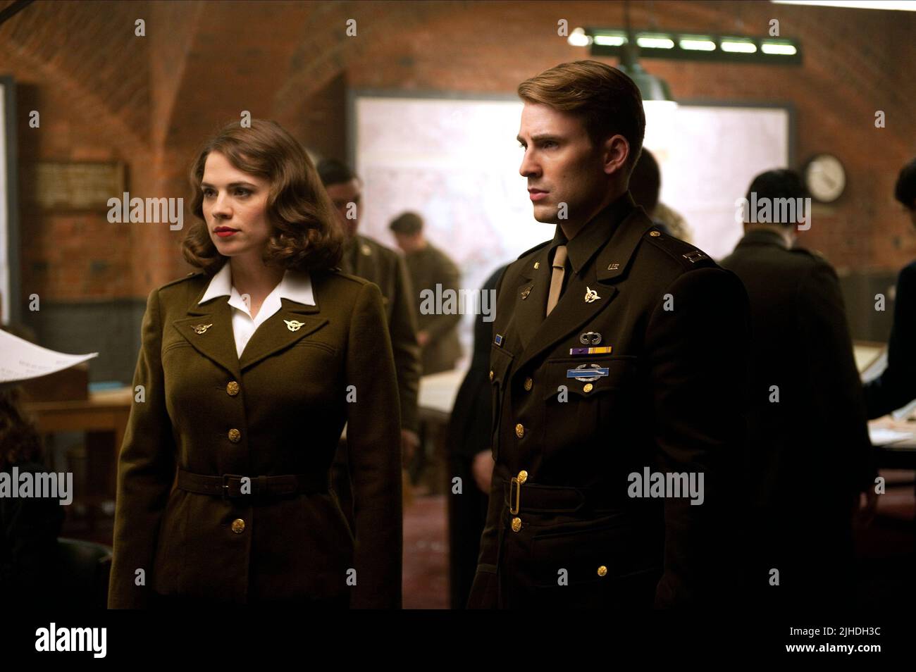 Chris evans and hayley atwell -Fotos und -Bildmaterial in hoher ...