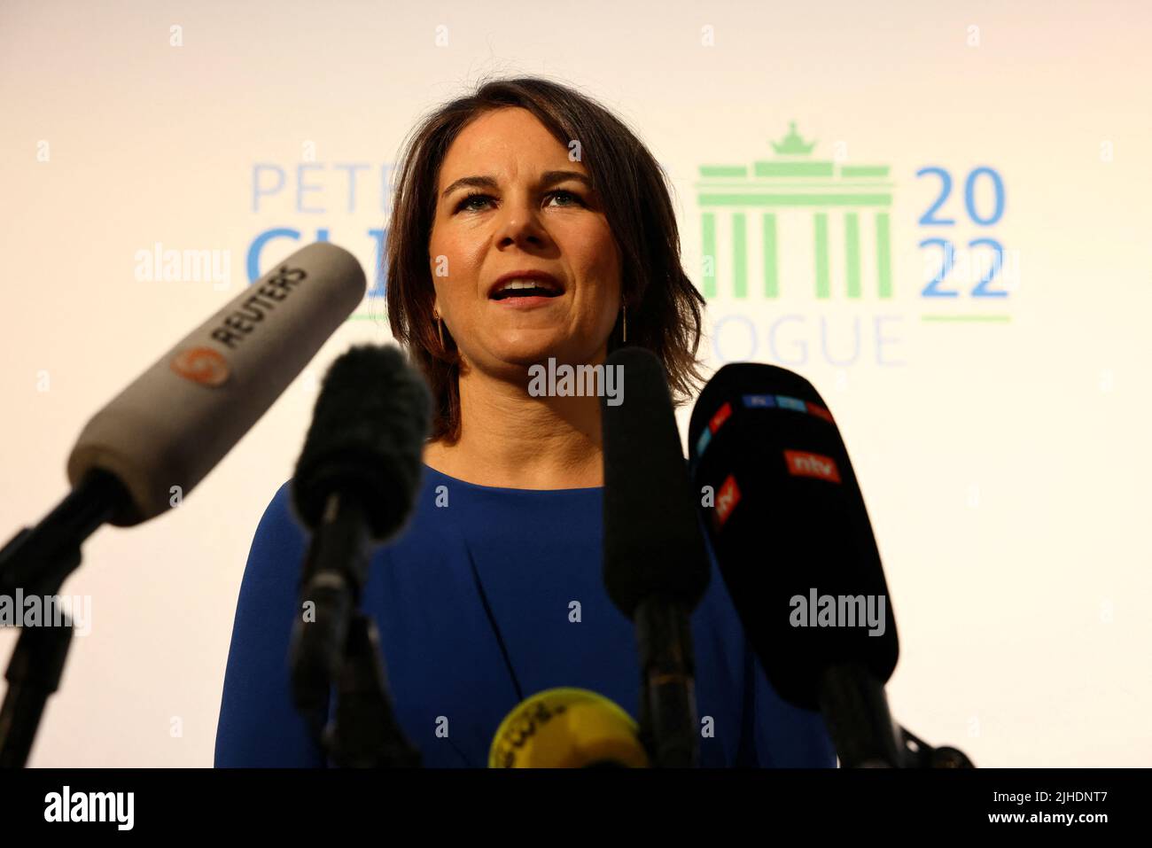 Die deutsche Außenministerin Annalena Baerbock hält eine Rede beim ...
