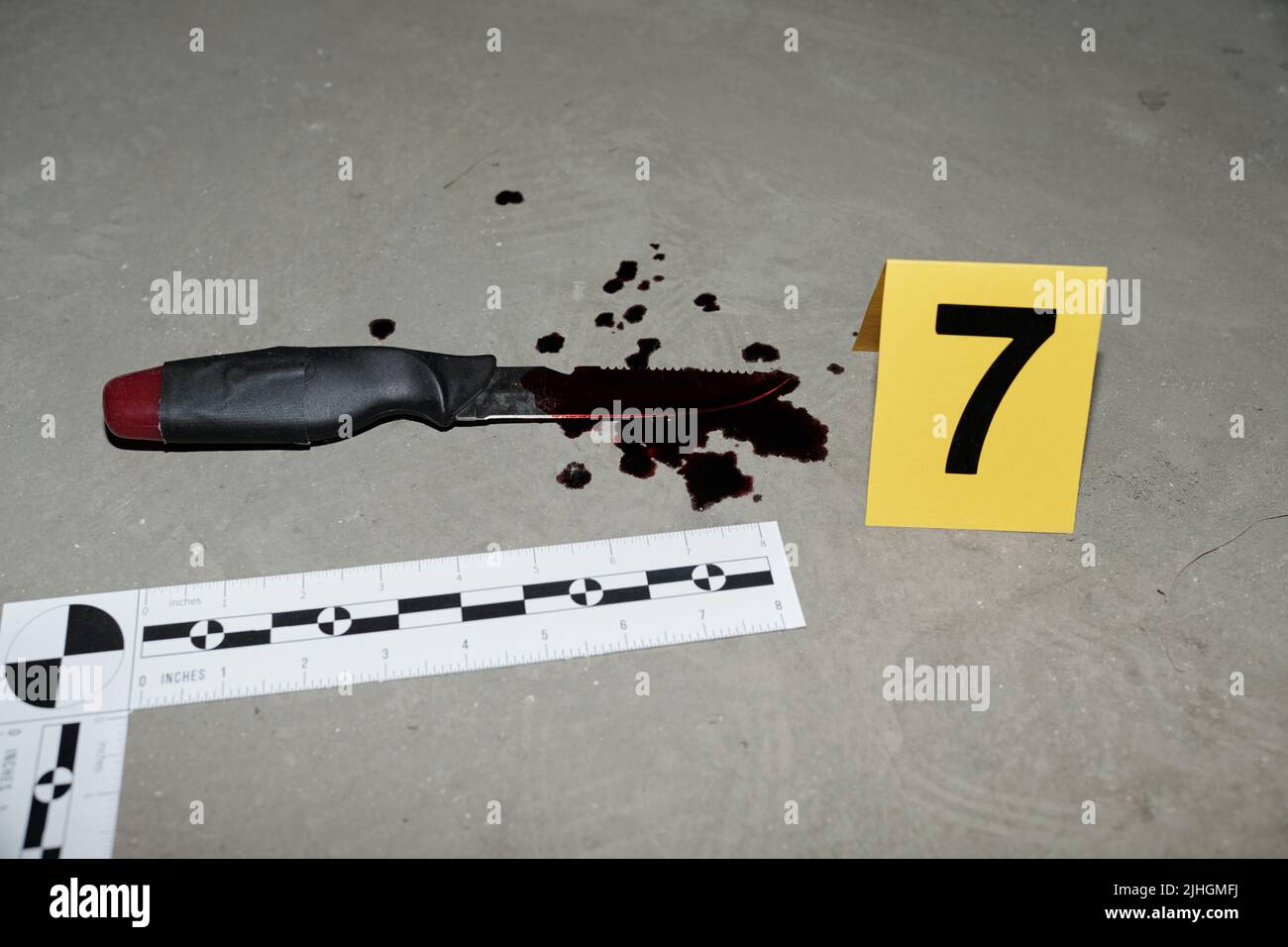 Crime scene ruler -Fotos und -Bildmaterial in hoher Auflösung – Alamy