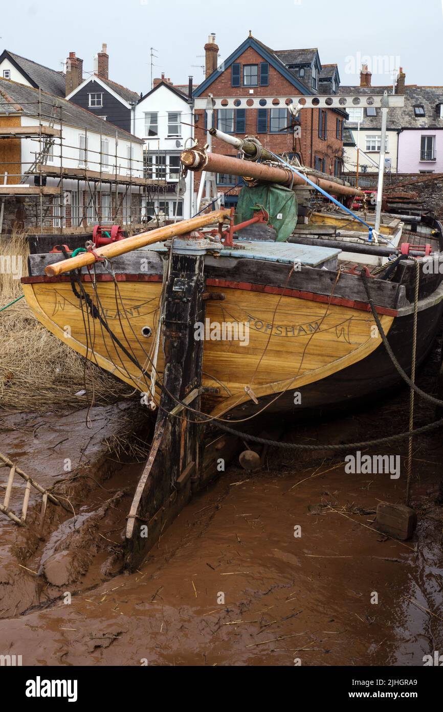 Die Thames Barge ‘Vigilant’ setzt ihre Reparaturen an den Docks von ...