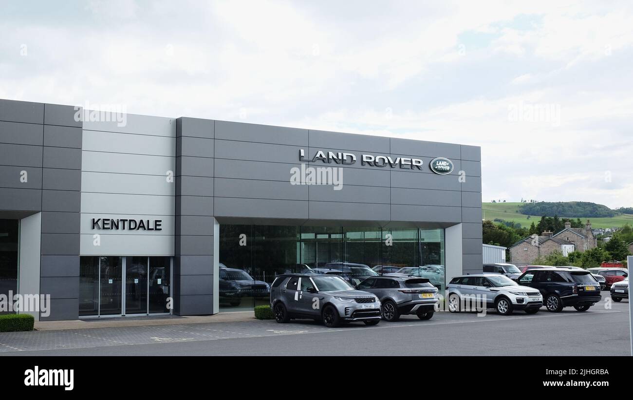 Kentdale Jaguar Land Rover Garage mit verschiedenen Land Rovers auf dem ...
