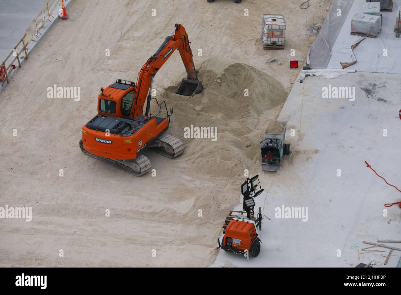 Doosan raupenbagger -Fotos und -Bildmaterial in hoher Auflösung – Alamy