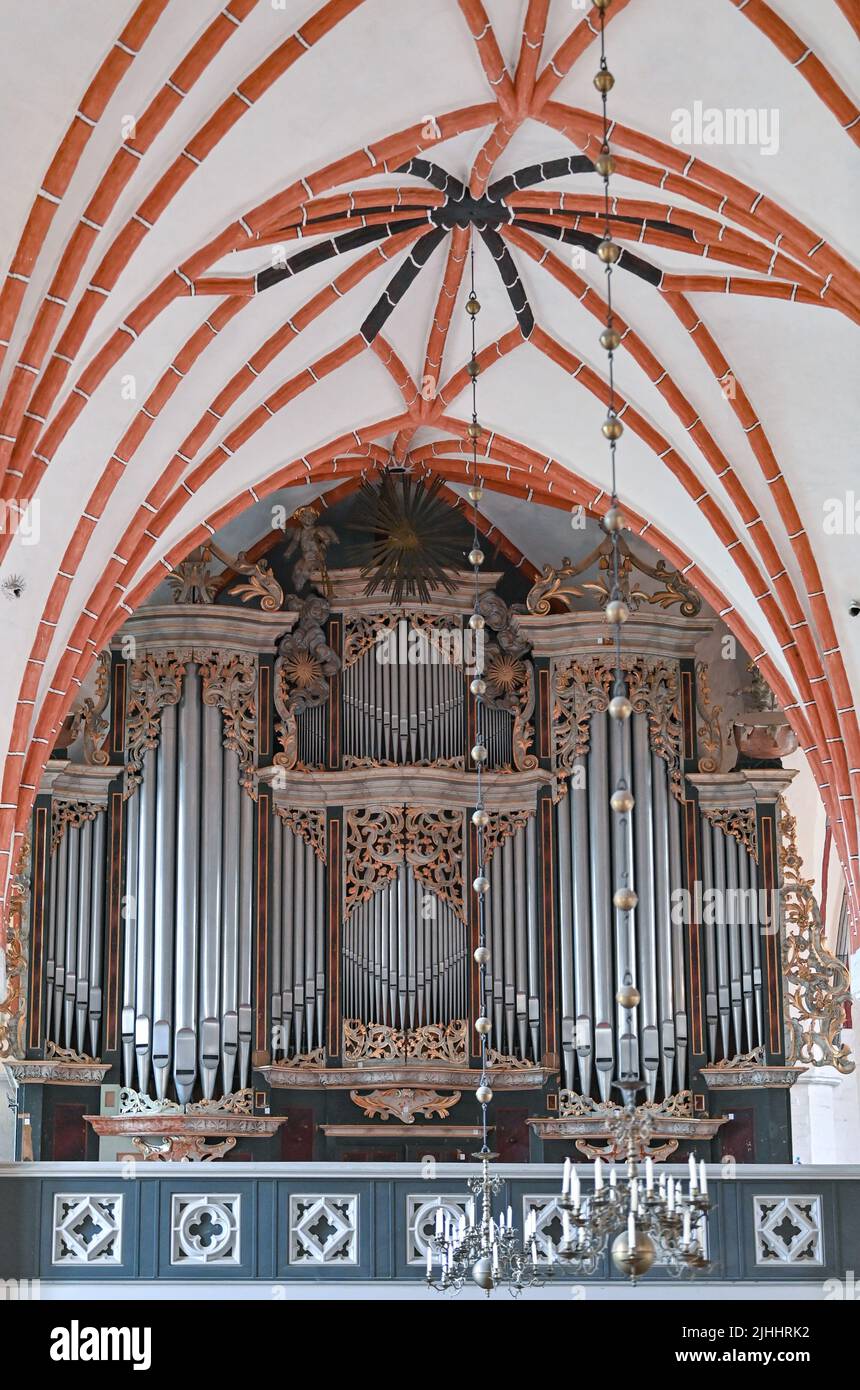 PRODUKTION - 18. Juli 2022, Brandenburg, Angermünde: Die barocke Wagner ...