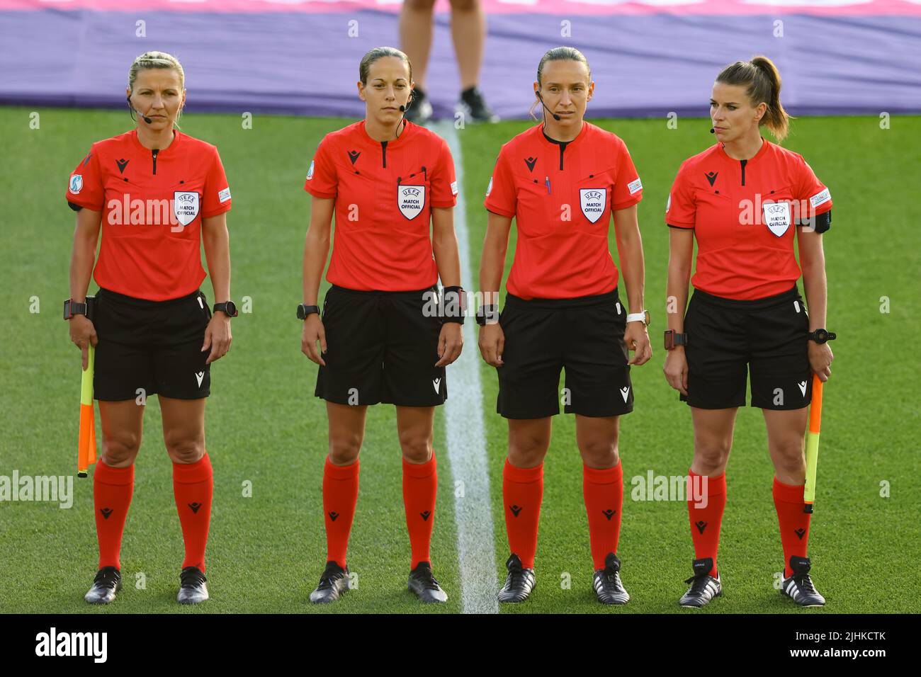 Manchester, England, 18.. Juli 2022. Die Spielfunktionäre, die sich für ...