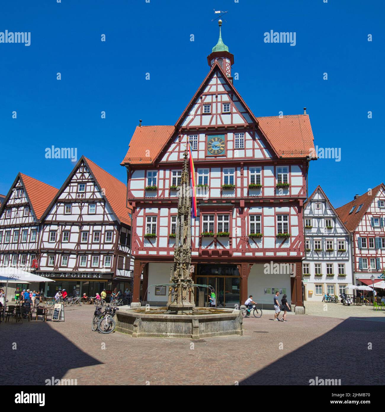 Bad Urach, Baden-Württemberg, Deutschland - 15. Mai 2022: Das Rathaus ...