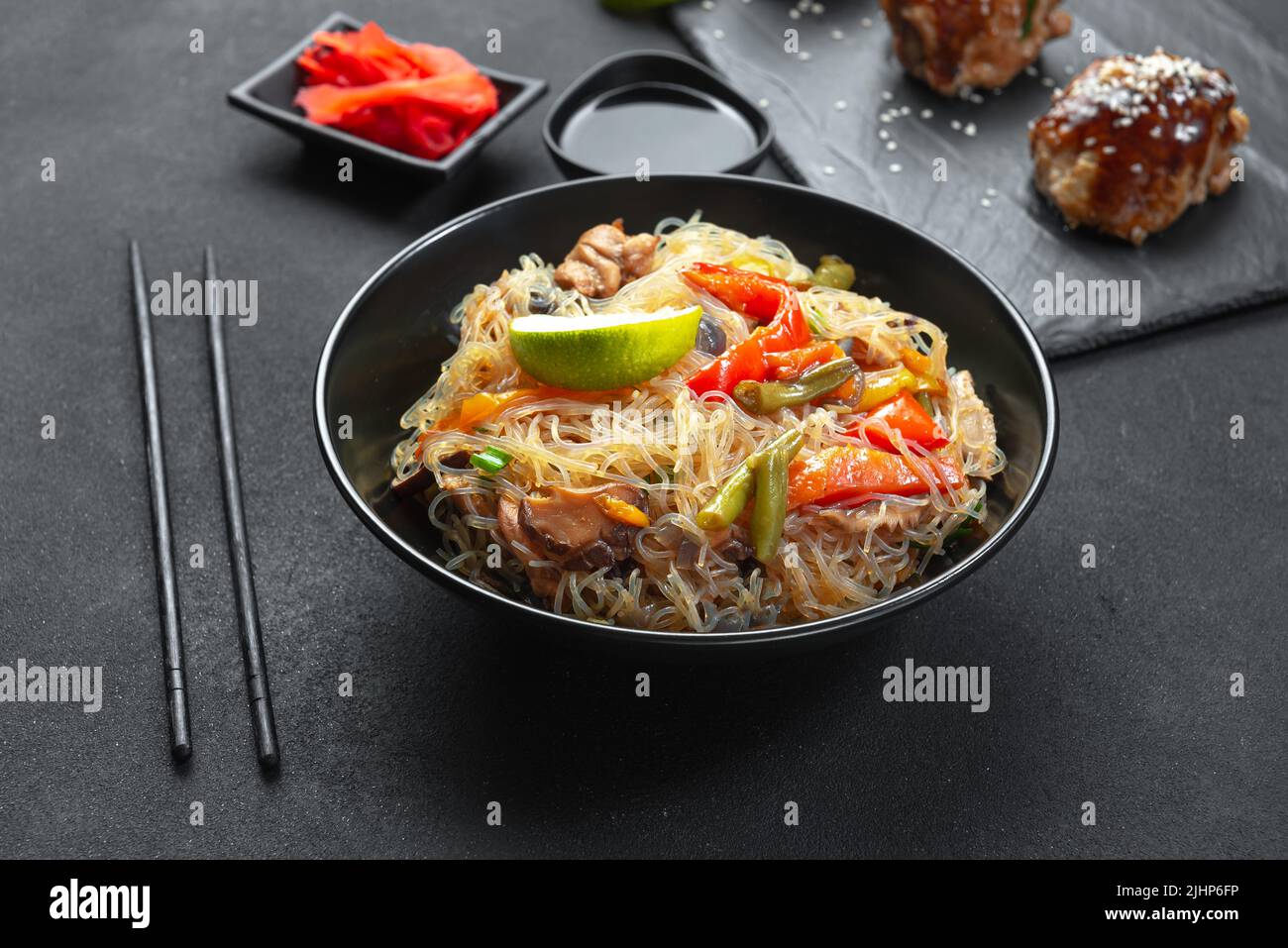 Klassisches koreanisches gericht -Fotos und -Bildmaterial in hoher ...