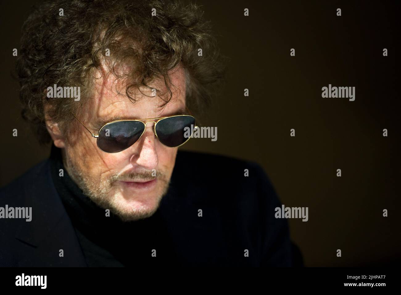 Dresden, Deutschland. 28.. Februar 2011. Regisseur Dieter Wedel ist tot ...