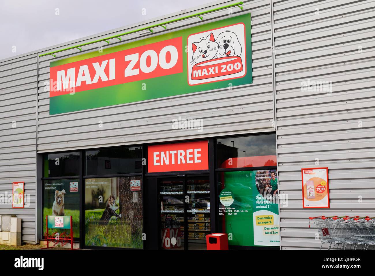 Maxi zoo zeichen -Fotos und -Bildmaterial in hoher Auflösung – Alamy