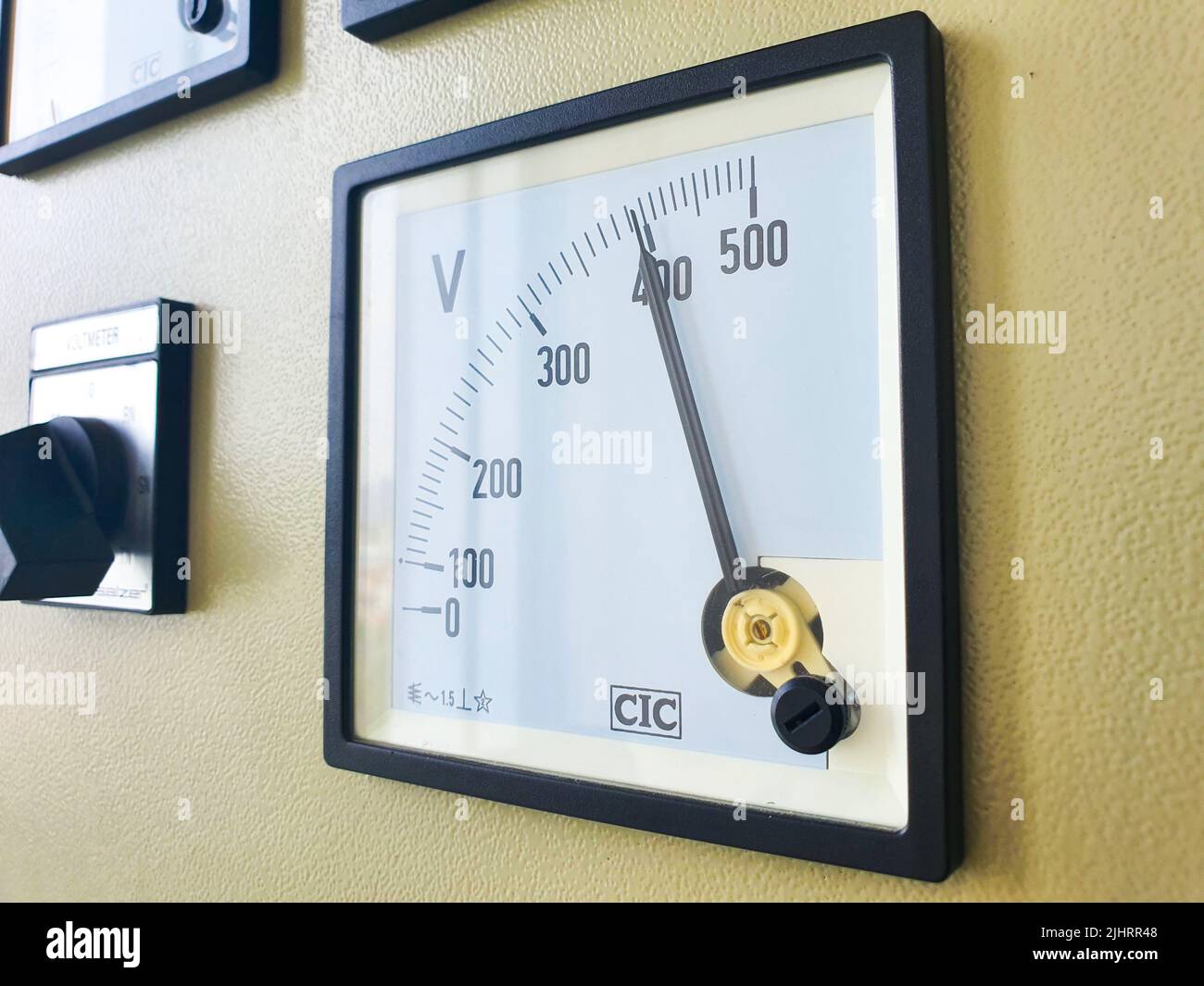 Meter voltmeter -Fotos und -Bildmaterial in hoher Auflösung – Alamy
