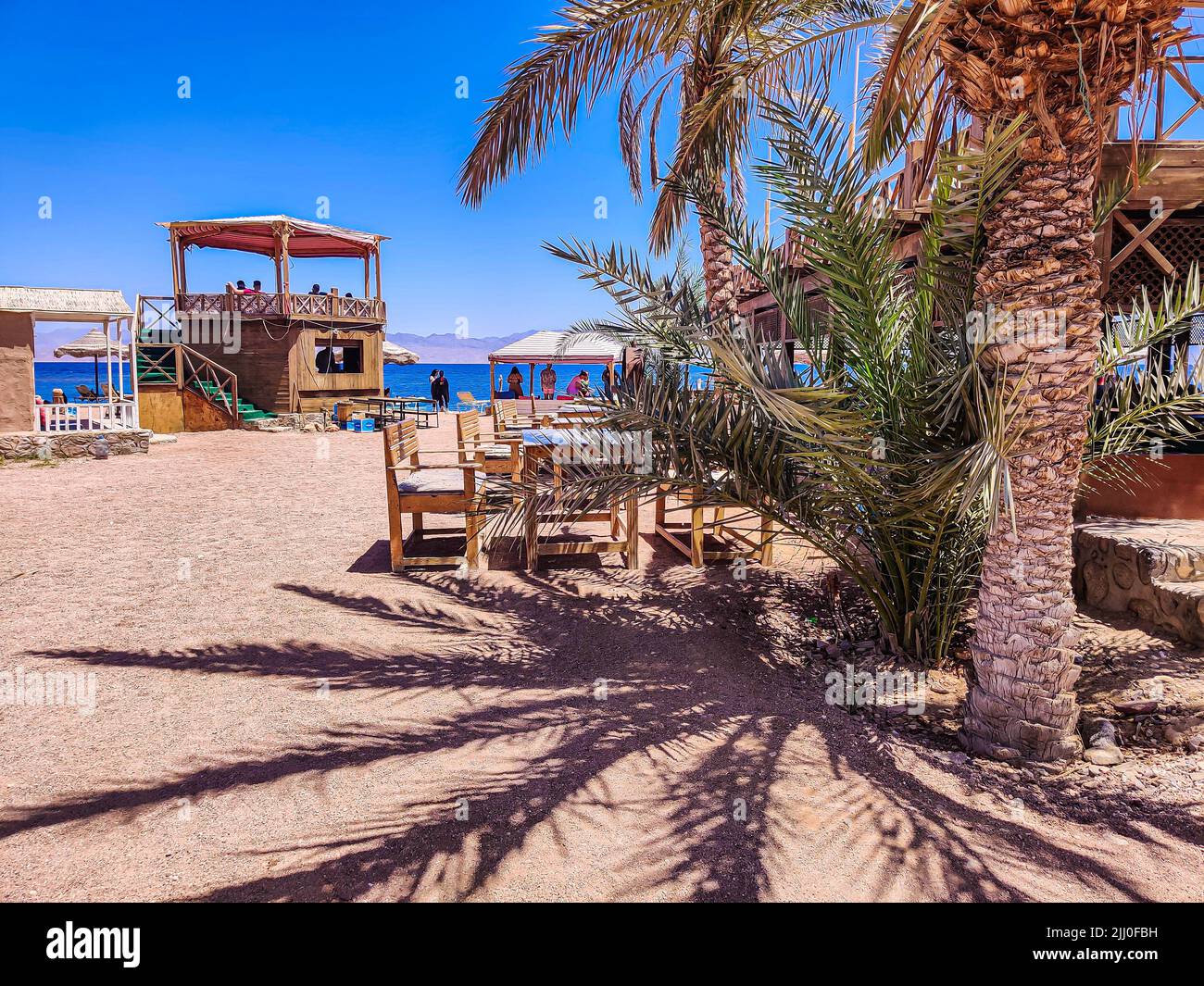 Ferienhaus in einem Beduinenlager am Meer in Ras Shitan in Oasis im ...