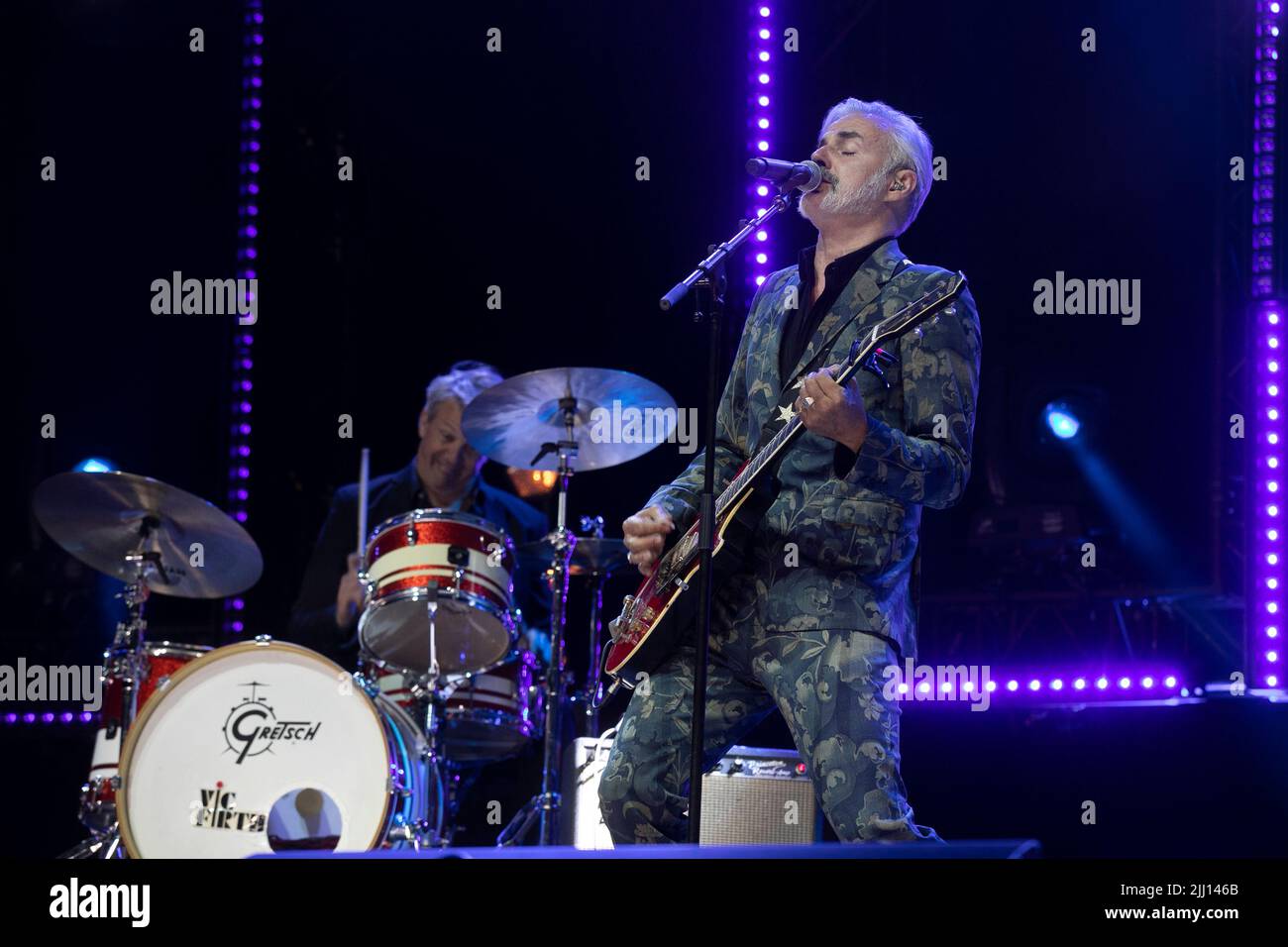 Die Abbildung zeigt den Singer-Gitarristen Ruben Block of Triggerfinger ...