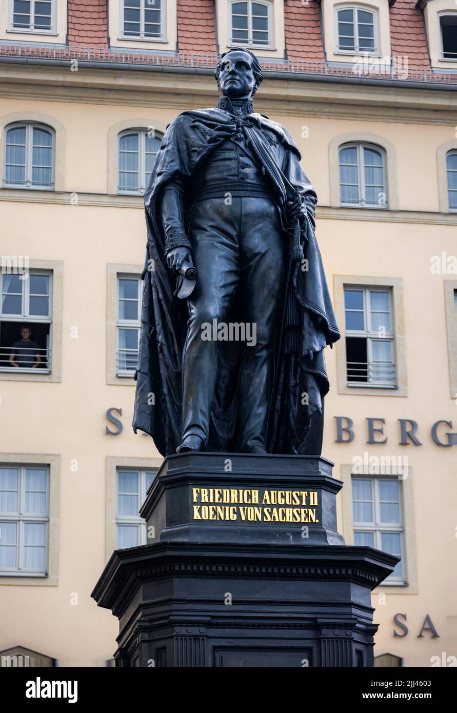 Dresden, 28. Juni 2022: Statue von Friedrich August II. Auf dem ...